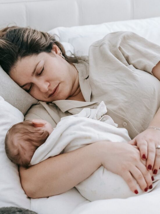 How to *Actually* Help a New Mom: 10+ Practical Tips