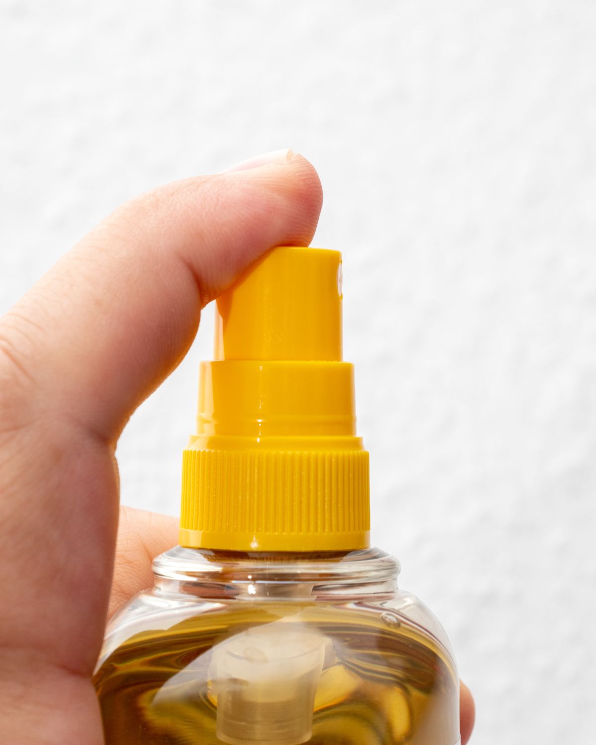 Easy DIY Chlorine-Neutralizing Swim Spray for Kids